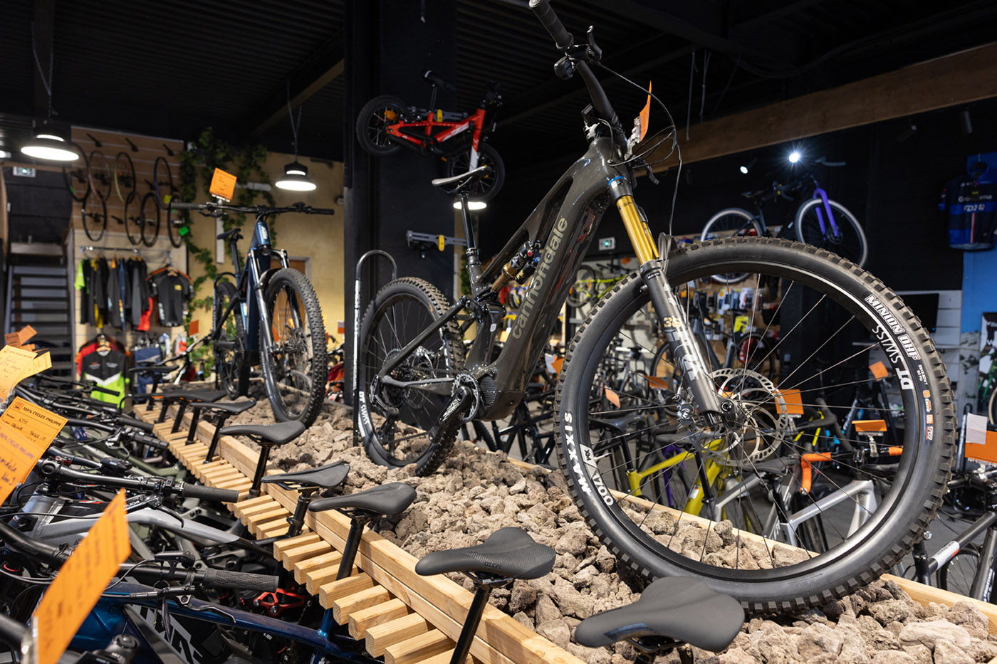 100 % Cycles Philippe : la passion du vélo au cœur du quartier Jean ...