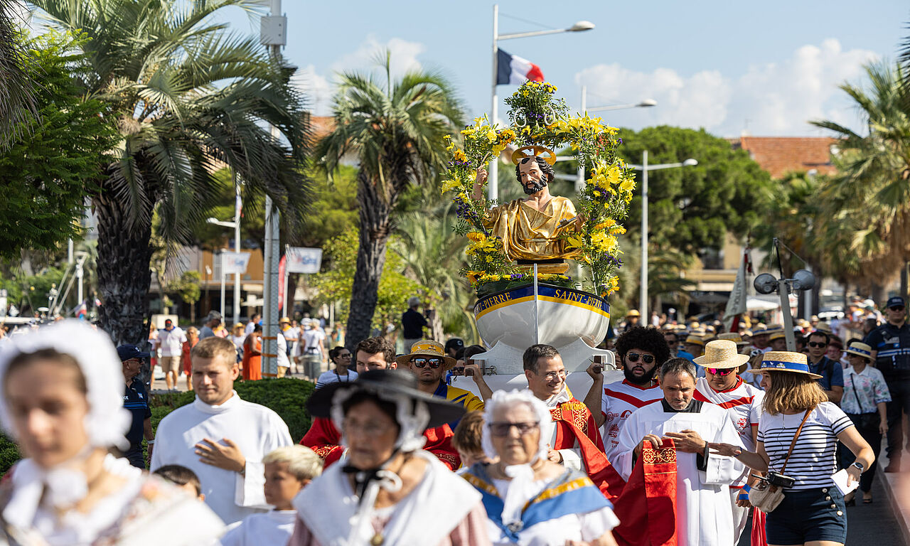 Fête de la Saint-Pierre : une célébration populaire de l’identité ...