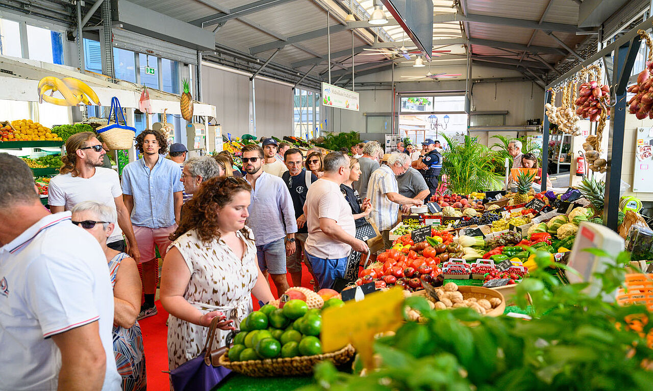 Les marchés de Saint-Raphaël, Un incontournable de l’été ! - Ville de ...