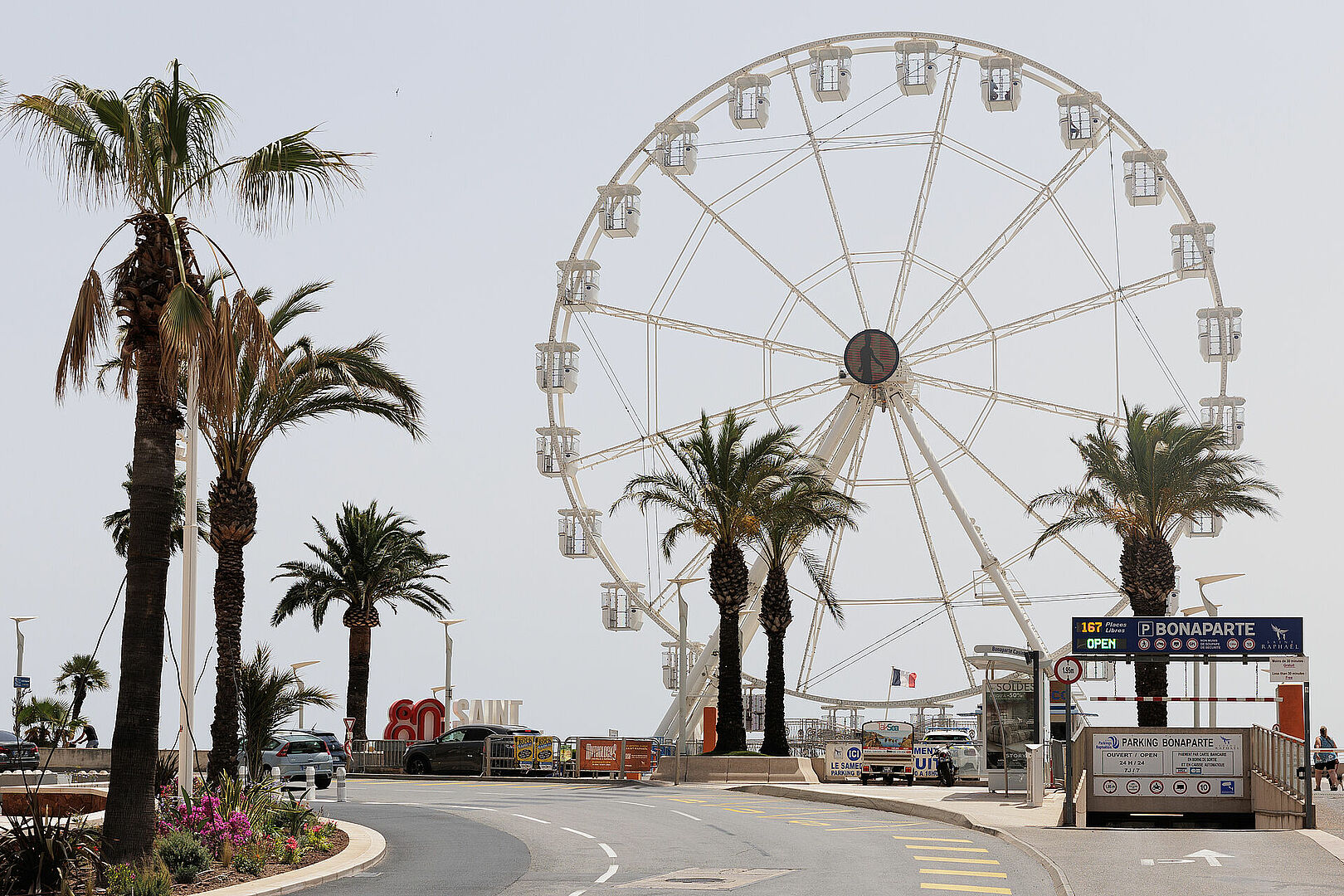 Une nouvelle Grande Roue sur l’esplanade Delayen - Ville de Saint-Raphaël
