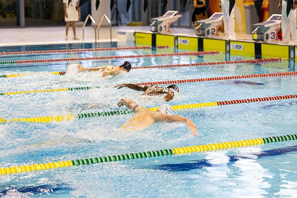 50 : c’est le nombre de mètres du bassin olympique au Stade Nautique ...