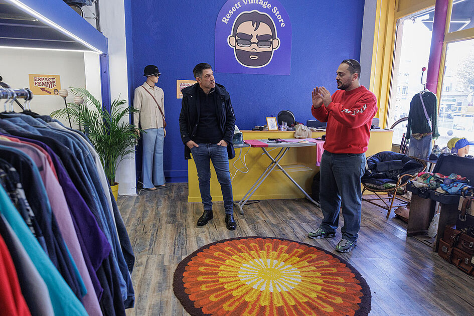 Resett Vintage : La plus grande friperie de l'Est-Var ouvre ses portes ...