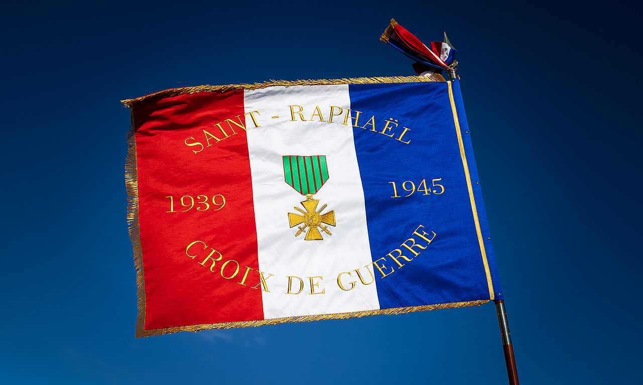 La Croix de Guerre avec étoile d’argent figure désormais sur le drapeau ...